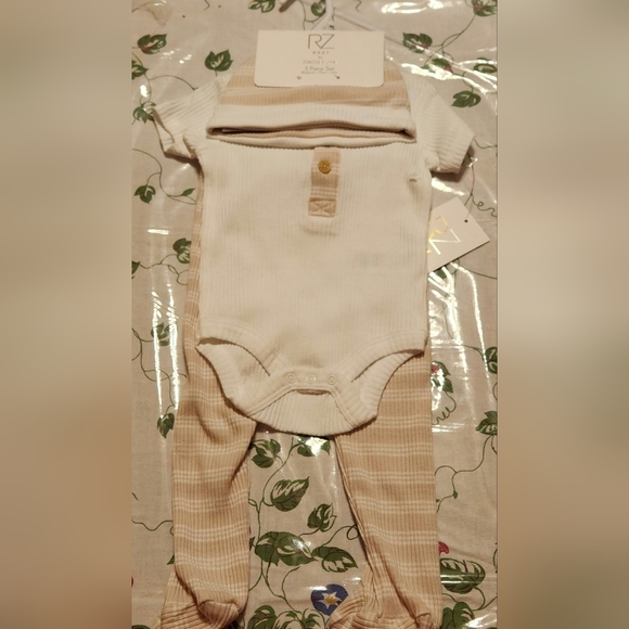 Rachel Zoe | Matching Sets | 3 Piece Set Bodysuit Pant Hat Rz Baby By ...